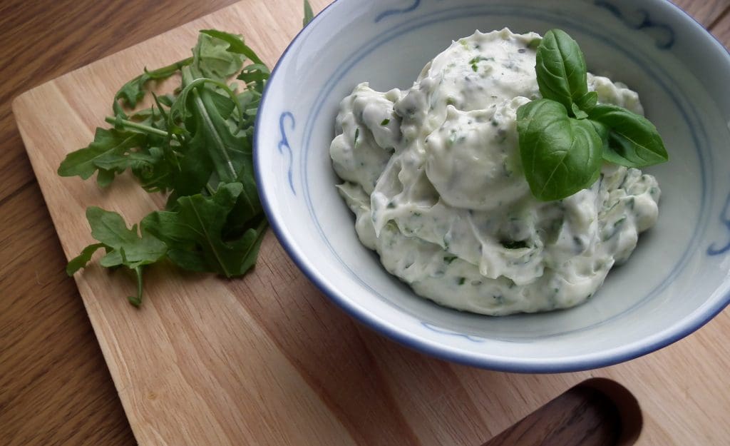 Few-Flowered Leek (Allium paradoxum) Identification