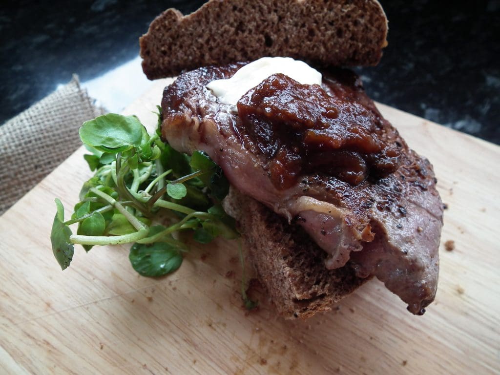 Cleavers (Gallium aparine) Identification - Totally Wild UK