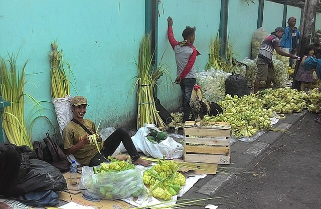 Wild Weaving: Craft a Great Foraging Basket with Ivy